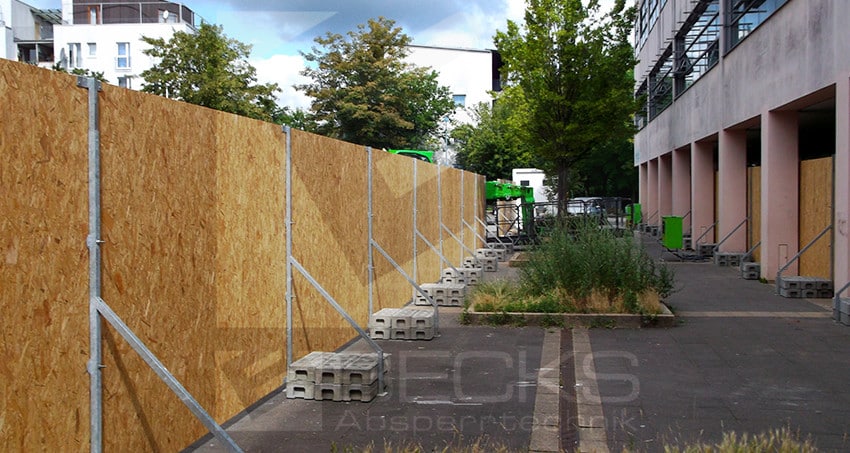 500 m Bauzaun aus Holz am Sauerlandzentrum Wiesbaden - BECKS ...